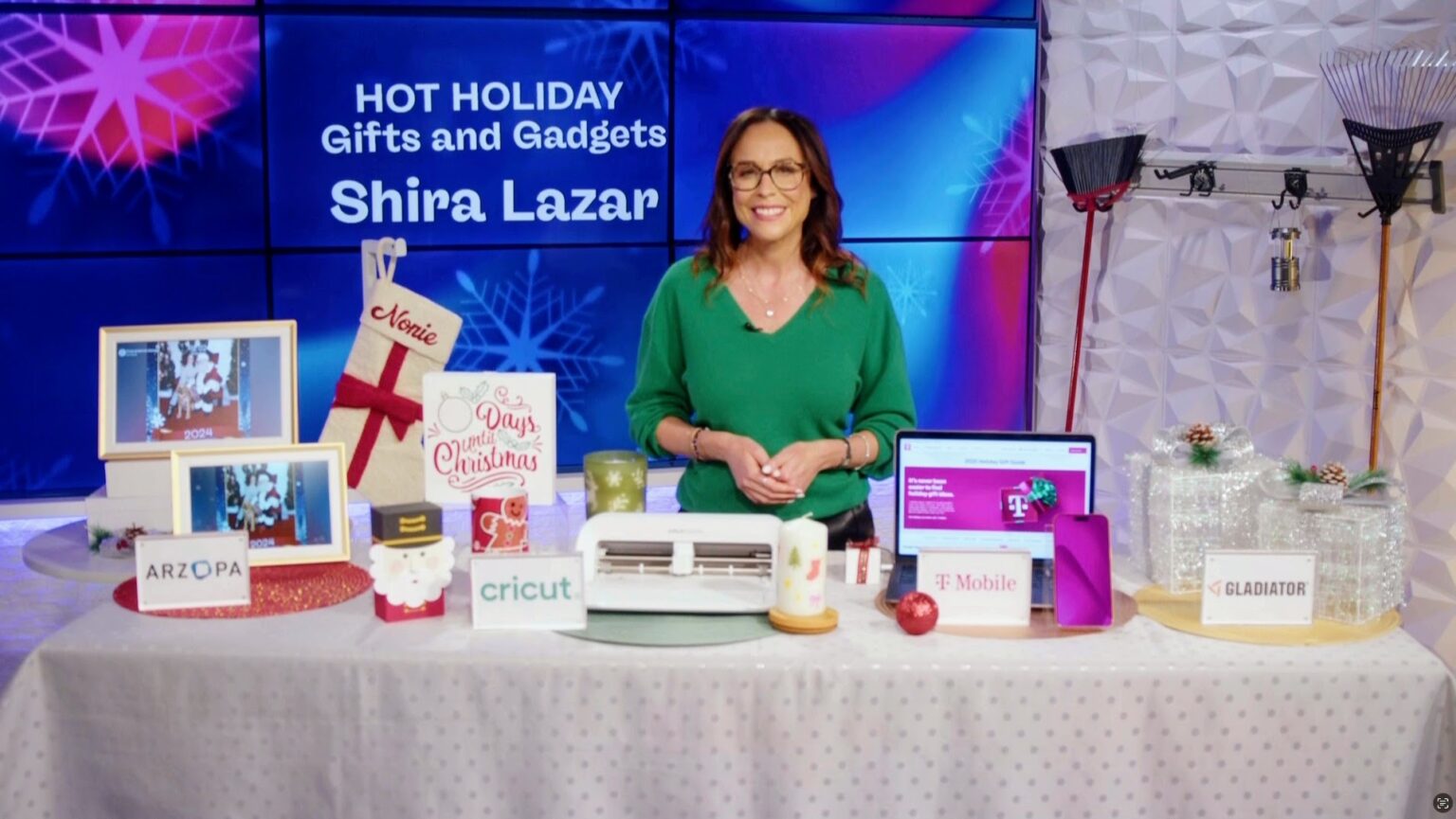Tech Influencer and Digital Media Star Shira Lazar Shares Her Holiday ...